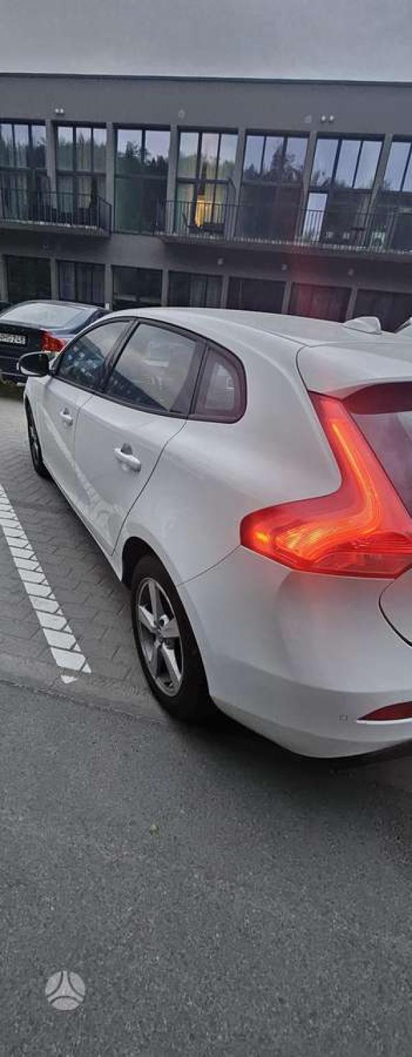 Balts Volvo V40 2014 Viļņa, ar dzinēja tilpumu 1.60 L un nobraukumu 224 tūkst. km par 4500 €, foto 6 vietnē AUTOMOTO.COM.LV