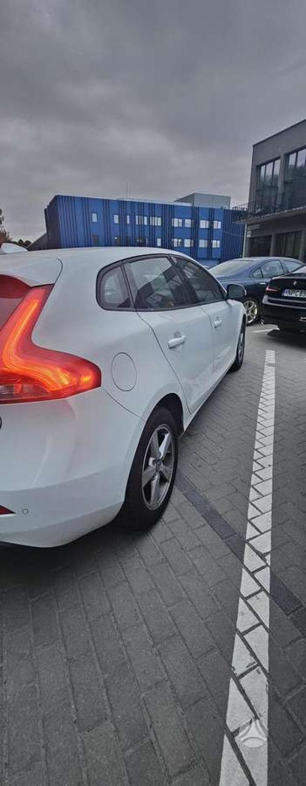 Balts Volvo V40 2014 Viļņa, ar dzinēja tilpumu 1.60 L un nobraukumu 224 tūkst. km par 4500 €, foto 8 vietnē AUTOMOTO.COM.LV