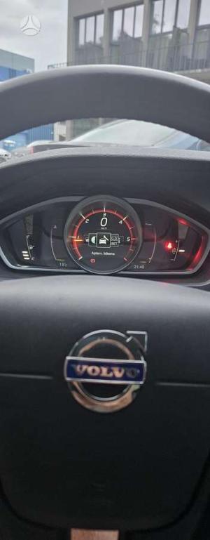 White Volvo V40 2014 in Vilnius, with an engine capacity of 1.60 L and mileage of 224 thousand km for 4500 €, photo 11 on AUTOMOTO.COM.LV