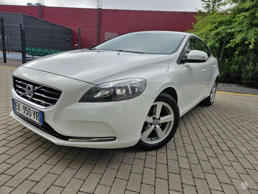 Balts Volvo V40 2014 Kauņa, ar dzinēja tilpumu 1.56 L un nobraukumu 260 tūkst. km par 4950 €, foto 4 vietnē AUTOMOTO.COM.LV