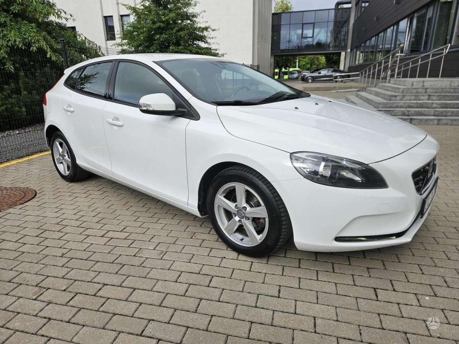 Balts Volvo V40 2014 Kauņa, ar dzinēja tilpumu 1.56 L un nobraukumu 260 tūkst. km par 4950 €, foto 12 vietnē AUTOMOTO.COM.LV