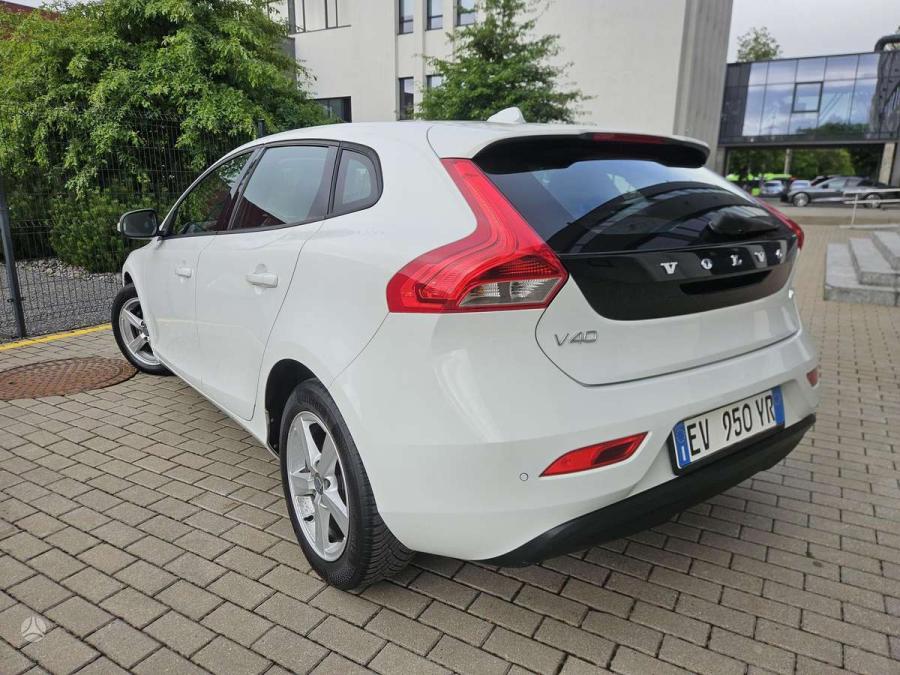 Balts Volvo V40 2014 Kauņa, ar dzinēja tilpumu 1.56 L un nobraukumu 260 tūkst. km par 4950 €, foto 15 vietnē AUTOMOTO.COM.LV