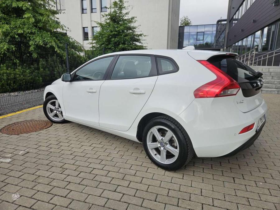 Balts Volvo V40 2014 Kauņa, ar dzinēja tilpumu 1.56 L un nobraukumu 260 tūkst. km par 4950 €, foto 17 vietnē AUTOMOTO.COM.LV