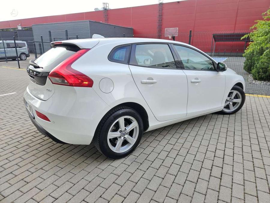 Balts Volvo V40 2014 Kauņa, ar dzinēja tilpumu 1.56 L un nobraukumu 260 tūkst. km par 4950 €, foto 18 vietnē AUTOMOTO.COM.LV