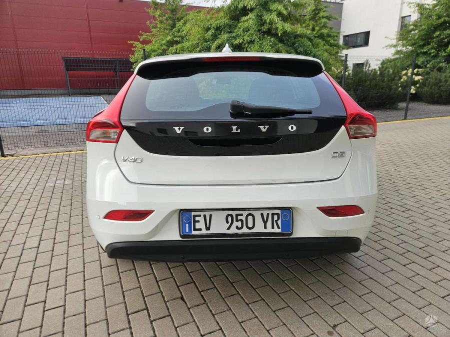 Balts Volvo V40 2014 Kauņa, ar dzinēja tilpumu 1.56 L un nobraukumu 260 tūkst. km par 4950 €, foto 19 vietnē AUTOMOTO.COM.LV