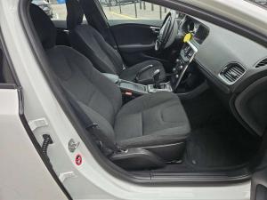 Balts Volvo V40 2014 Kauņa, ar dzinēja tilpumu 1.56 L un nobraukumu 260 tūkst. km par 4950 €, foto 24 vietnē AUTOMOTO.COM.LV