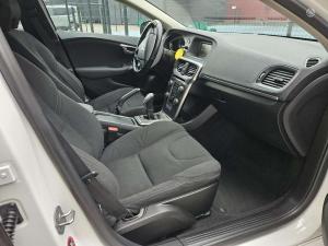 Balts Volvo V40 2014 Kauņa, ar dzinēja tilpumu 1.56 L un nobraukumu 260 tūkst. km par 4950 €, foto 25 vietnē AUTOMOTO.COM.LV