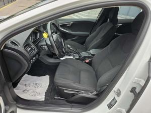Balts Volvo V40 2014 Kauņa, ar dzinēja tilpumu 1.56 L un nobraukumu 260 tūkst. km par 4950 €, foto 26 vietnē AUTOMOTO.COM.LV