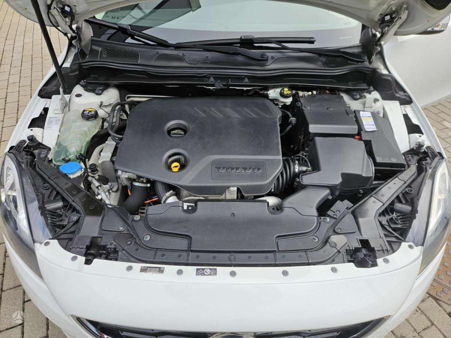 Balts Volvo V40 2014 Kauņa, ar dzinēja tilpumu 1.56 L un nobraukumu 260 tūkst. km par 4950 €, foto 36 vietnē AUTOMOTO.COM.LV