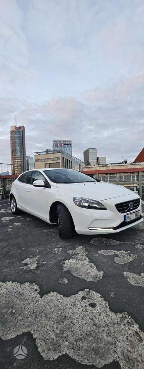 Balts Volvo V40 2014 Viļņa, ar dzinēja tilpumu 1.60 L un nobraukumu 226 tūkst. km par 5500 €, foto 3 vietnē AUTOMOTO.COM.LV