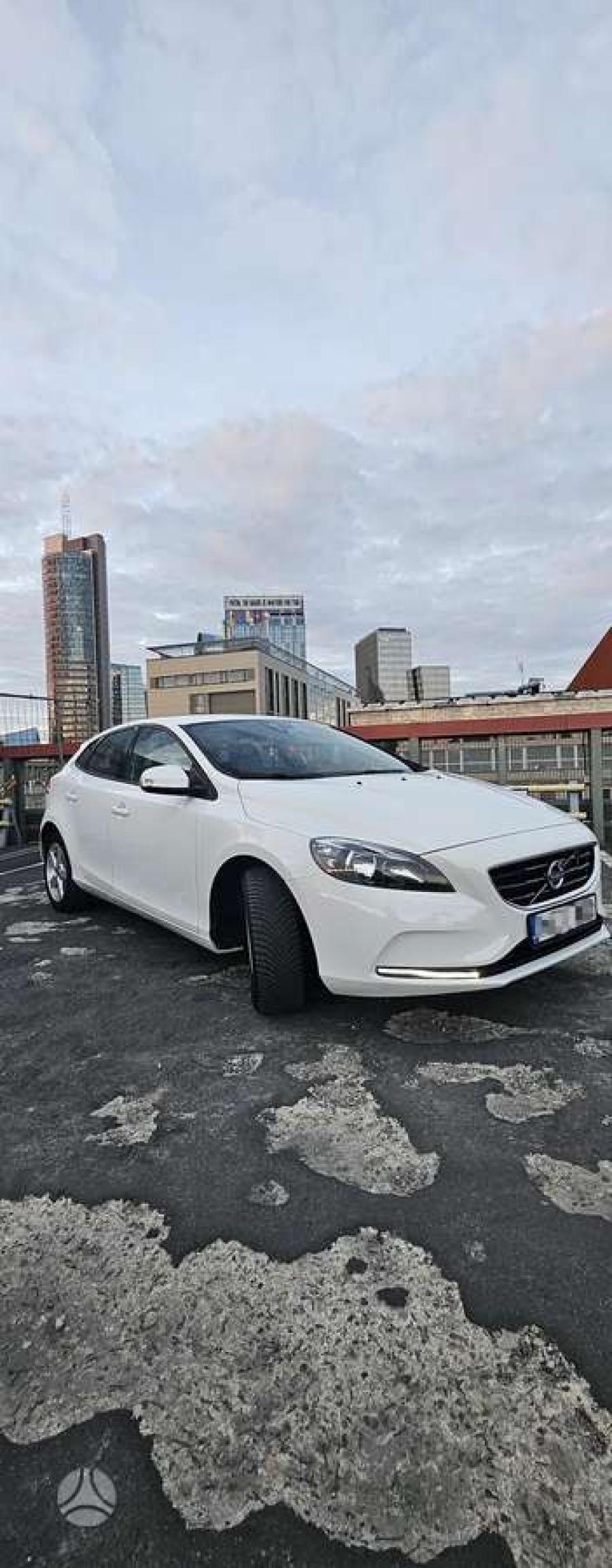 Balts Volvo V40 2014 Viļņa, ar dzinēja tilpumu 1.60 L un nobraukumu 226 tūkst. km par 5500 €, foto 3 vietnē AUTOMOTO.COM.LV