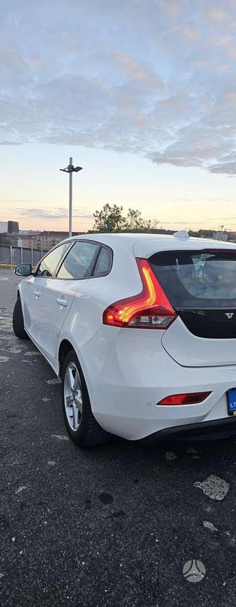 Balts Volvo V40 2014 Viļņa, ar dzinēja tilpumu 1.60 L un nobraukumu 226 tūkst. km par 5500 €, foto 5 vietnē AUTOMOTO.COM.LV