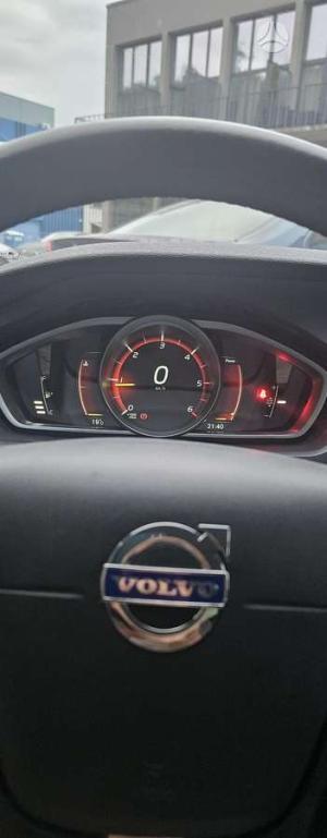Balts Volvo V40 2014 Viļņa, ar dzinēja tilpumu 1.60 L un nobraukumu 226 tūkst. km par 5500 €, foto 9 vietnē AUTOMOTO.COM.LV