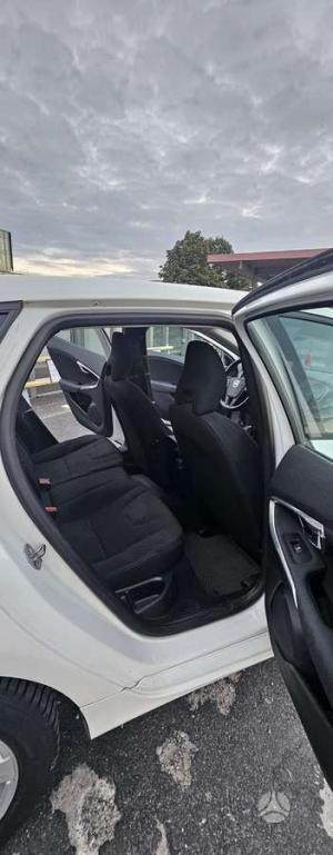 Balts Volvo V40 2014 Viļņa, ar dzinēja tilpumu 1.60 L un nobraukumu 226 tūkst. km par 5500 €, foto 10 vietnē AUTOMOTO.COM.LV