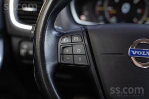White Volvo V40 2014 in Riga, with an engine capacity of 2.00 L and mileage of 270 thousand km for 6790 €, photo 16 on AUTOMOTO.COM.LV