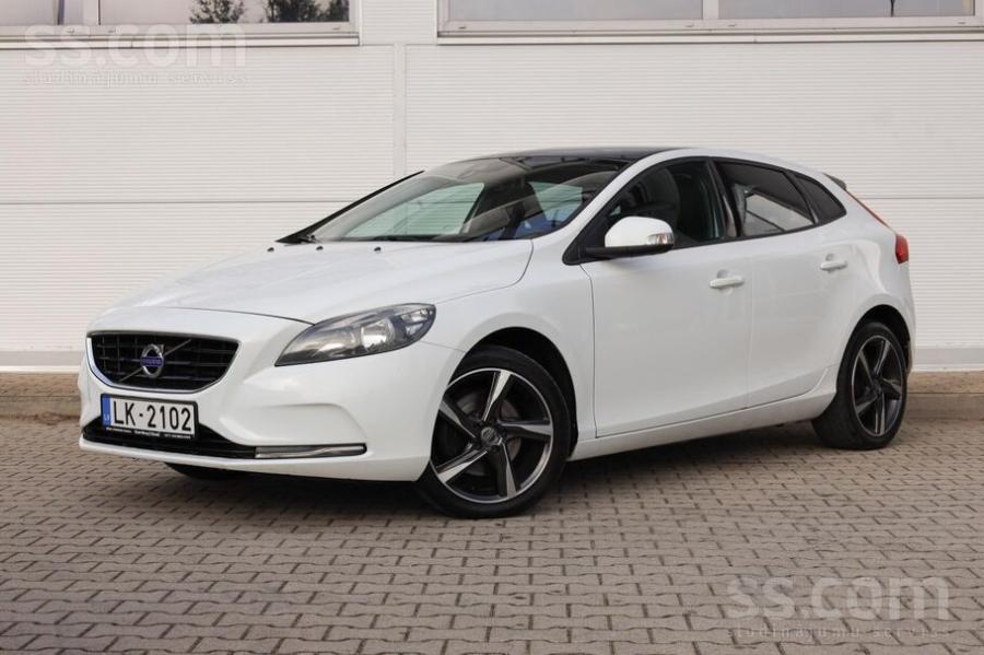 White Volvo V40 2014 in Riga, with an engine capacity of 1.60 L and mileage of 291 thousand km for 5995 €, photo 1 on AUTOMOTO.COM.LV