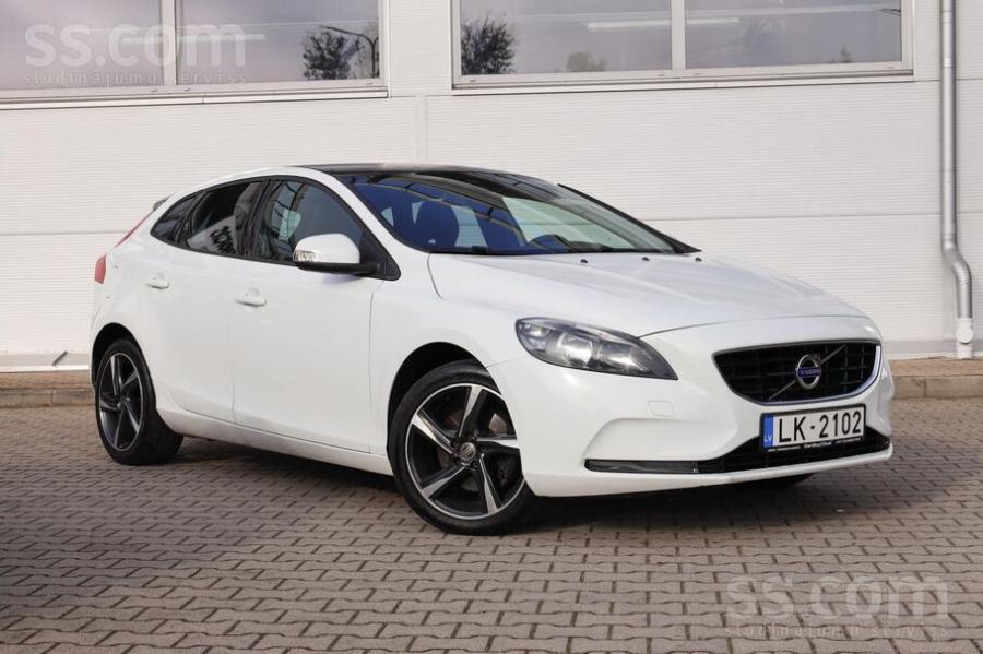 White Volvo V40 2014 in Riga, with an engine capacity of 1.60 L and mileage of 291 thousand km for 5995 €, photo 5 on AUTOMOTO.COM.LV