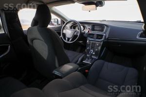 White Volvo V40 2014 in Riga, with an engine capacity of 1.60 L and mileage of 291 thousand km for 5995 €, photo 16 on AUTOMOTO.COM.LV