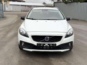 White Volvo V40 2015 in Telschi, with an engine capacity of 1.97 L and mileage of 248 thousand km for 7900 €, photo 2 on AUTOMOTO.COM.LV