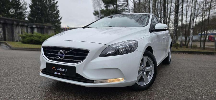 Balts Volvo V40 2015 Kazlų Rūda, ar dzinēja tilpumu 1.97 L un nobraukumu 287 tūkst. km par 5200 €, foto 1 vietnē AUTOMOTO.COM.LV