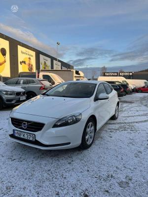 White Volvo V40 2015 in Kaunas, with an engine capacity of 1.97 L and mileage of 235 thousand km for 7999 €, photo 11 on AUTOMOTO.COM.LV