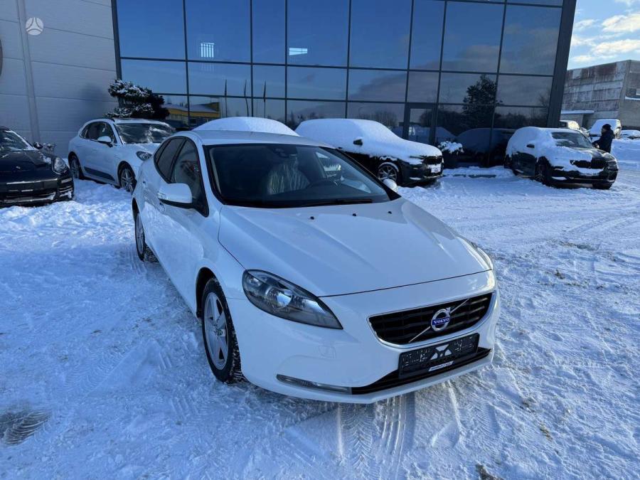 Balts Volvo V40 2015 Telšiai, ar dzinēja tilpumu 1.98 L un nobraukumu 267 tūkst. km par 5999 €, foto 8 vietnē AUTOMOTO.COM.LV