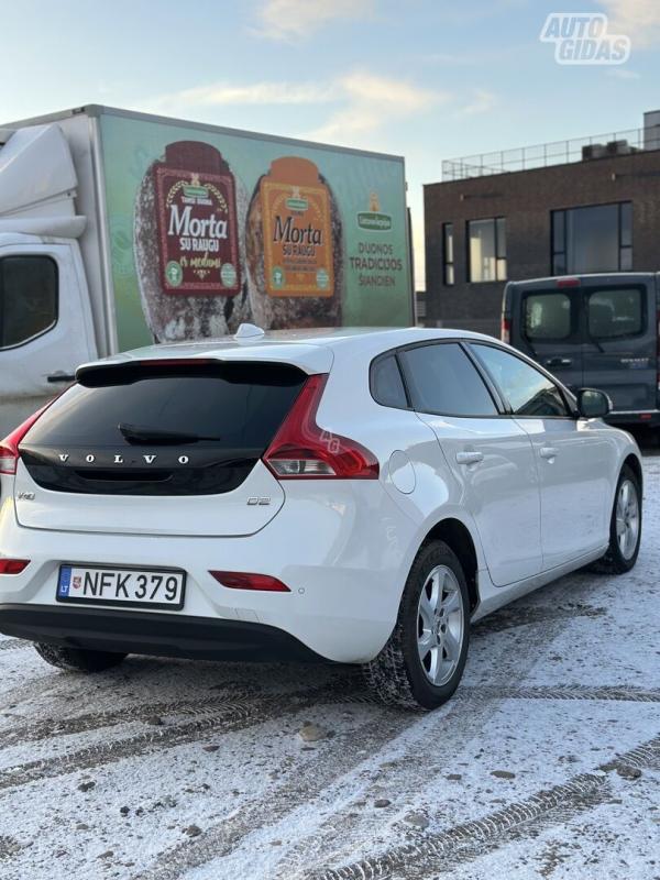 Balts Volvo V40 2015 Kauņa, ar dzinēja tilpumu 2.00 L un nobraukumu 235 tūkst. km par 7400 €, foto 5 vietnē AUTOMOTO.COM.LV