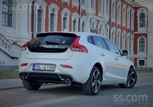 Balts Volvo V40 2015 Jelgava, ar dzinēja tilpumu 2.00 L un nobraukumu 186 tūkst. km par 7690 €, foto 4 vietnē AUTOMOTO.COM.LV