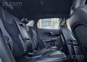 Balts Volvo V40 2015 Jelgava, ar dzinēja tilpumu 2.00 L un nobraukumu 186 tūkst. km par 7690 €, foto 13 vietnē AUTOMOTO.COM.LV