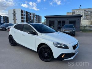 White Volvo V40 2015 in Jelgava, with an engine capacity of 1.60 L and mileage of 0 thousand km for 7500 €, photo  on AUTOMOTO.COM.LV