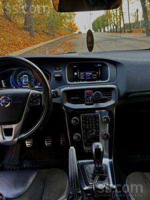 Balts Volvo V40 2015 Bauska, ar dzinēja tilpumu 2.00 L un nobraukumu 314 tūkst. km par 7600 €, foto 5 vietnē AUTOMOTO.COM.LV