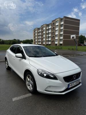 Balts Volvo V40 2015 Joniškis, ar dzinēja tilpumu 1.60 L un nobraukumu 167 tūkst. km par 6000 €, foto  vietnē AUTOMOTO.COM.LV