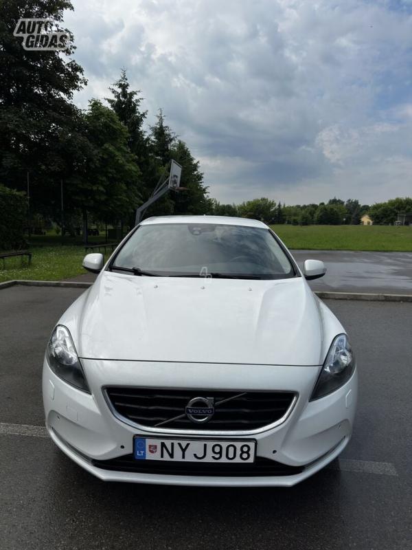 Balts Volvo V40 2015 Joniškis, ar dzinēja tilpumu 1.60 L un nobraukumu 167 tūkst. km par 6000 €, foto 2 vietnē AUTOMOTO.COM.LV