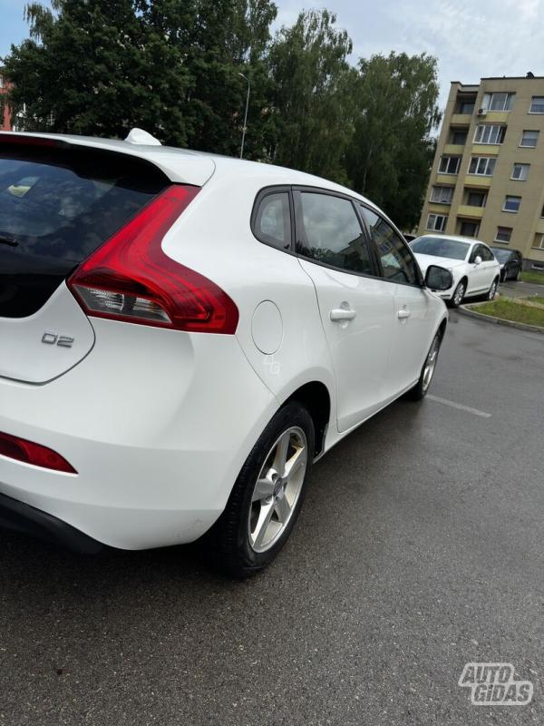 Balts Volvo V40 2015 Joniškis, ar dzinēja tilpumu 1.60 L un nobraukumu 167 tūkst. km par 6000 €, foto 5 vietnē AUTOMOTO.COM.LV