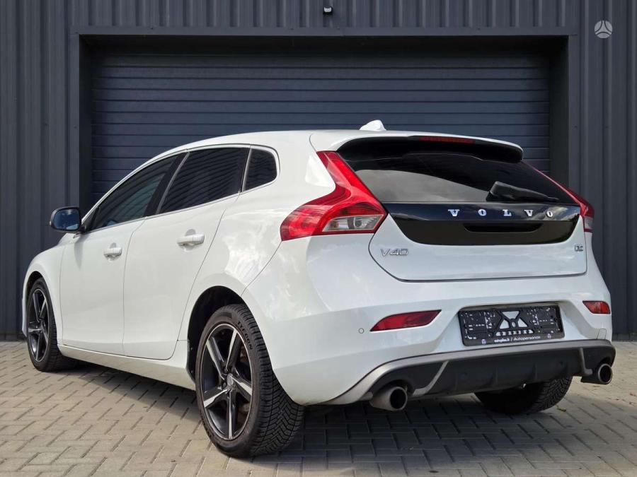 Balts Volvo V40 2015 Kauņa, ar dzinēja tilpumu 2.00 L un nobraukumu 300 tūkst. km par 6750 €, foto 7 vietnē AUTOMOTO.COM.LV