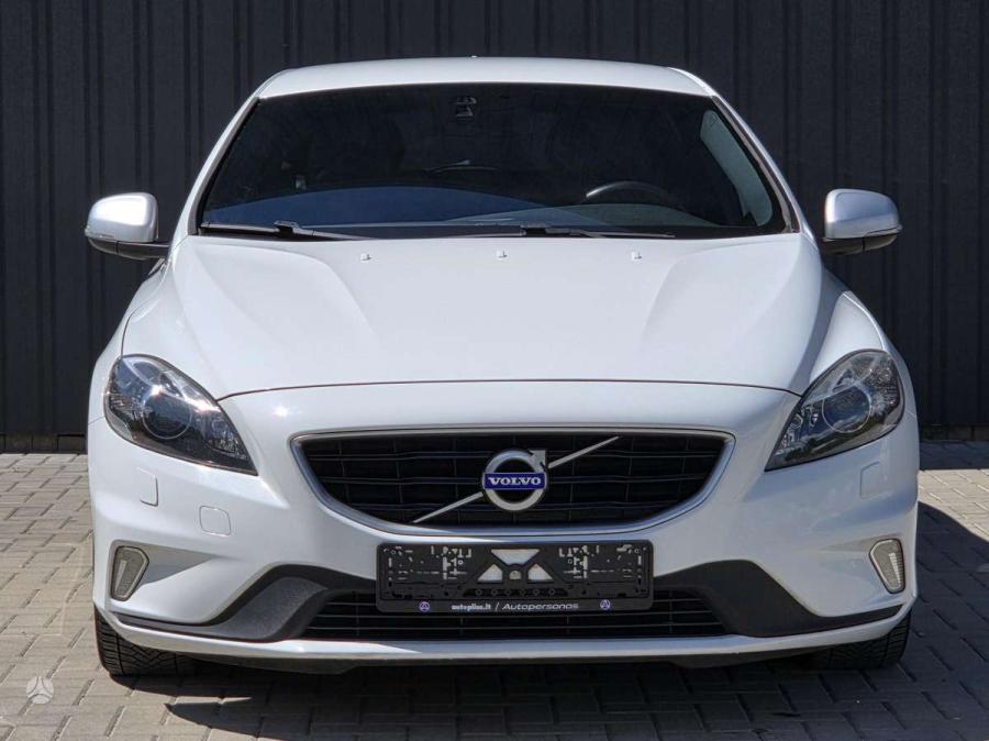 Balts Volvo V40 2015 Kauņa, ar dzinēja tilpumu 2.00 L un nobraukumu 300 tūkst. km par 6750 €, foto 21 vietnē AUTOMOTO.COM.LV