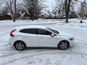Белый Вольво В40 2015 в Огре, объемом двигателя 1.60 л и пробегом 166 тыс. км за 10700 €, фото 3 на AUTOMOTO.COM.LV