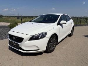 White Volvo V40 2015 in Alytus, with an engine capacity of 2.00 L and mileage of 239 thousand km for 4999 €, photo  on AUTOMOTO.COM.LV