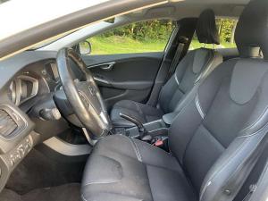 White Volvo V40 2015 in Alytus, with an engine capacity of 1.97 L and mileage of 253 thousand km for 6500 €, photo 8 on AUTOMOTO.COM.LV