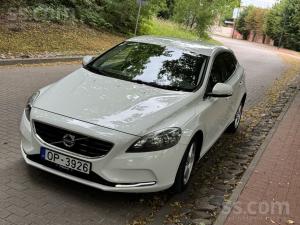 White Volvo V40 2015 in Bauska, with an engine capacity of 2.00 L and mileage of 264 thousand km for 6400 €, photo 4 on AUTOMOTO.COM.LV