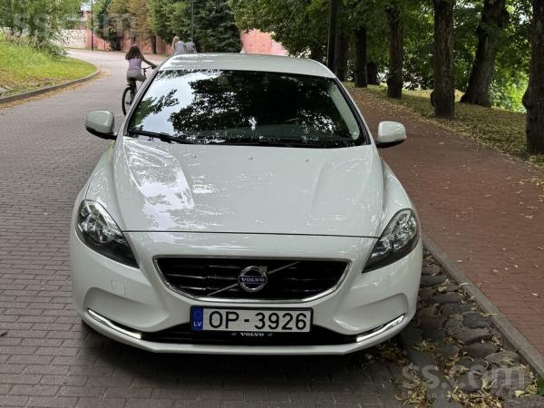 Balts Volvo V40 2015 Bauska, ar dzinēja tilpumu 2.00 L un nobraukumu 264 tūkst. km par 6400 €, foto 8 vietnē AUTOMOTO.COM.LV