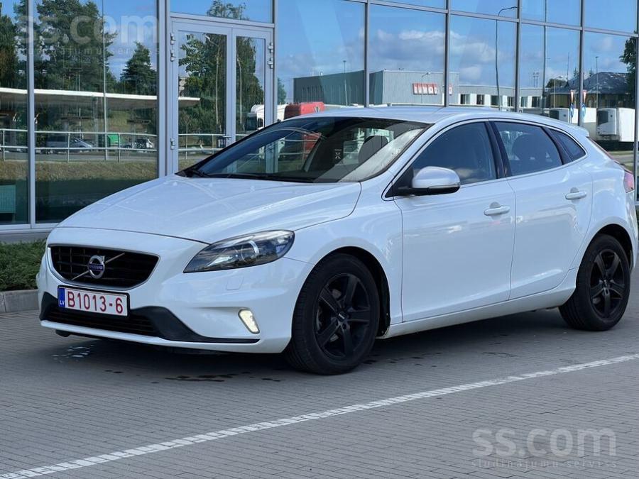 Белый Вольво В40 2015 в Резекне, объемом двигателя 2.00 л и пробегом 247 тыс. км за 6990 €, фото 3 на AUTOMOTO.COM.LV