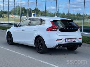 Белый Вольво В40 2015 в Резекне, объемом двигателя 2.00 л и пробегом 247 тыс. км за 6990 €, фото 7 на AUTOMOTO.COM.LV