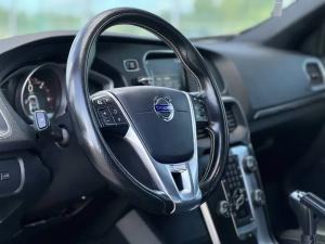 White Volvo V40 2015 in Rezekne, with an engine capacity of 2.00 L and mileage of 247 thousand km for 6990 €, photo 14 on AUTOMOTO.COM.LV