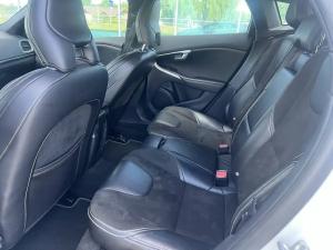 White Volvo V40 2015 in Rezekne, with an engine capacity of 2.00 L and mileage of 247 thousand km for 6990 €, photo 20 on AUTOMOTO.COM.LV