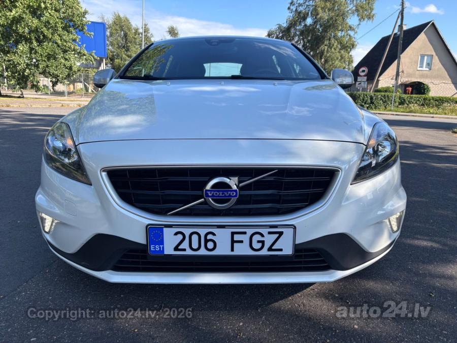 Белый Вольво В40 2015 в Пайде, объемом двигателя 2.00 л и пробегом 180 тыс. км за 7590 €, фото 3 на AUTOMOTO.COM.LV