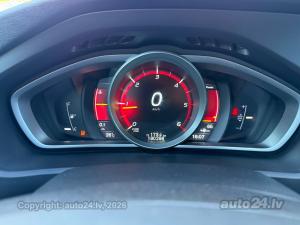 Белый Вольво В40 2015 в Пайде, объемом двигателя 2.00 л и пробегом 180 тыс. км за 7590 €, фото 16 на AUTOMOTO.COM.LV