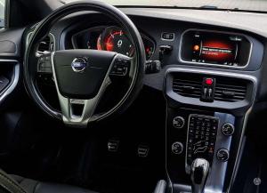 White Volvo V40 2015 in Kaunas, with an engine capacity of 2.00 L and mileage of 300 thousand km for 6750 €, photo 8 on AUTOMOTO.COM.LV