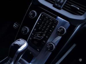 White Volvo V40 2015 in Kaunas, with an engine capacity of 2.00 L and mileage of 300 thousand km for 6750 €, photo 11 on AUTOMOTO.COM.LV
