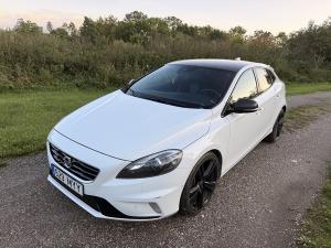 White Volvo V40 2015 in Tallinn, with an engine capacity of 2.00 L and mileage of 284 thousand km for 10500 €, photo 3 on AUTOMOTO.COM.LV